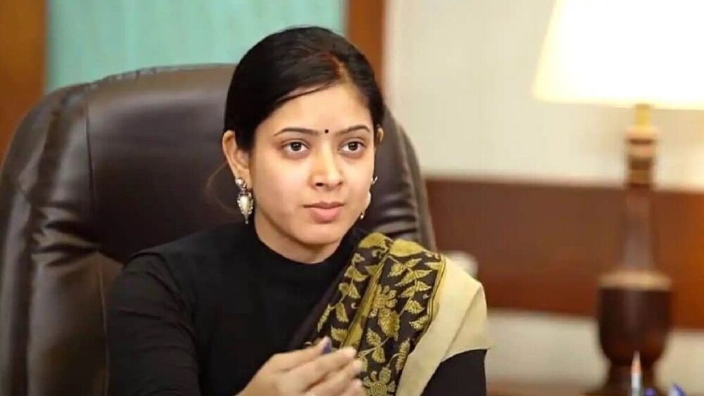 Dr Tanu Jain Husband IAS, Age, Rank Batch, Family - The Insidexpress